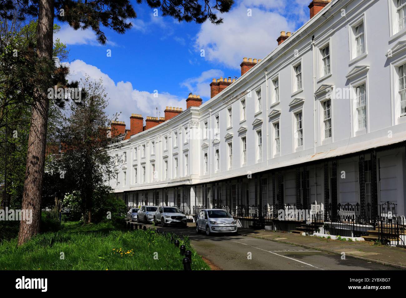 Victorian neo-classical architecture at Landsdowne Crescent, Leamington ...