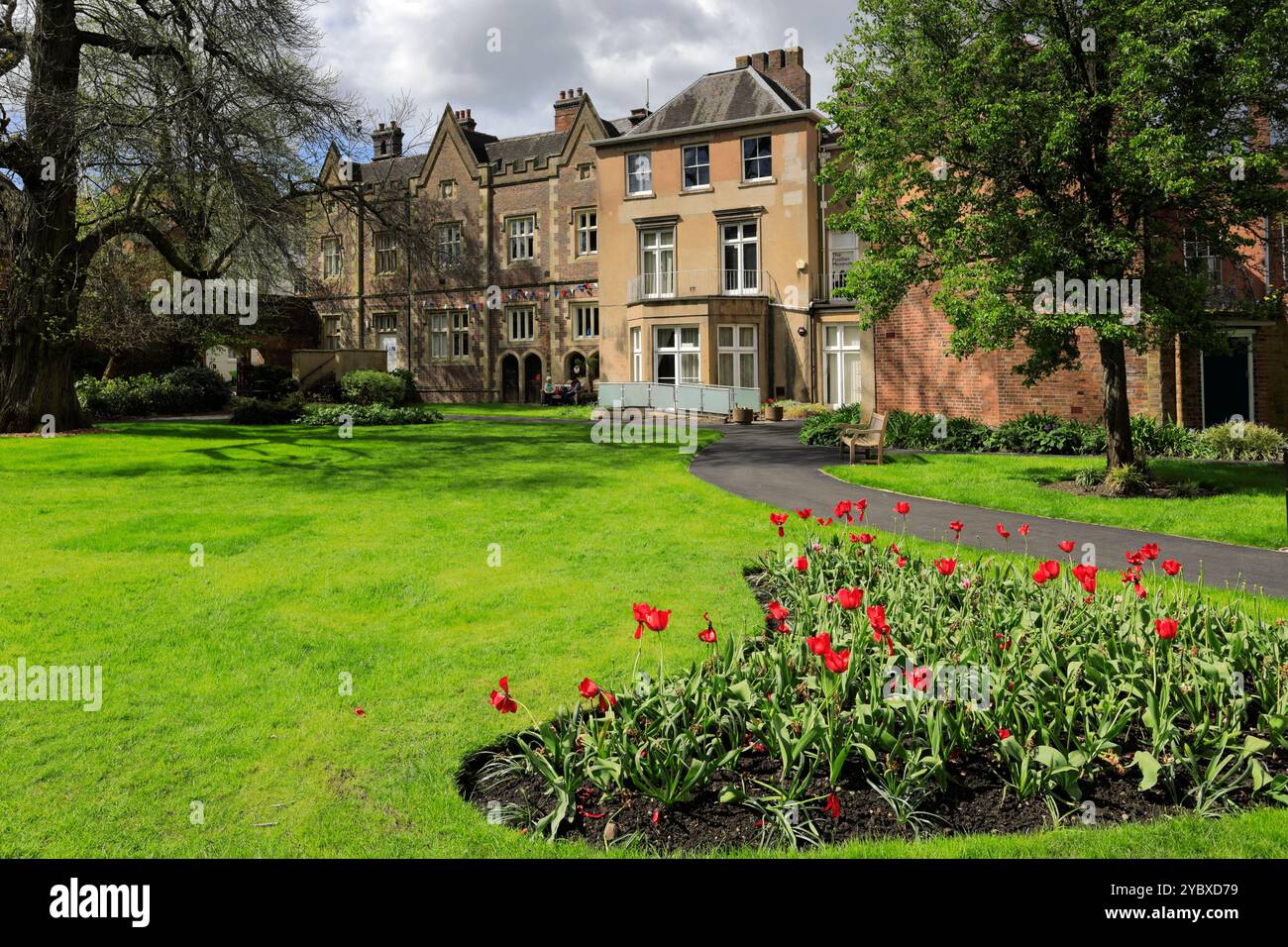 The Pageant Garden in the grounds of the Warwick Visitor Centre ...