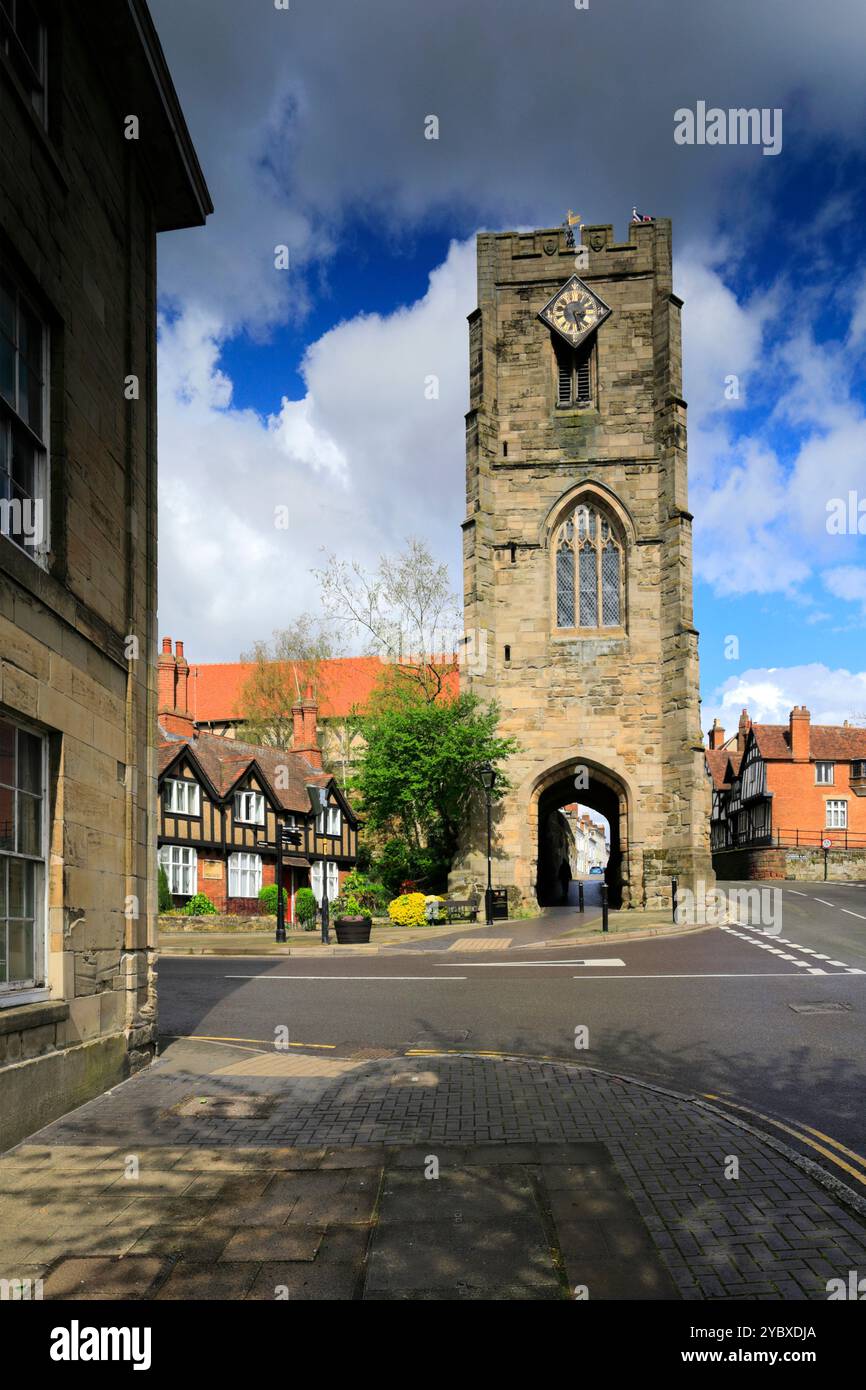The West Gate, High Street Warwick town, Warwickshire, England, UK ...