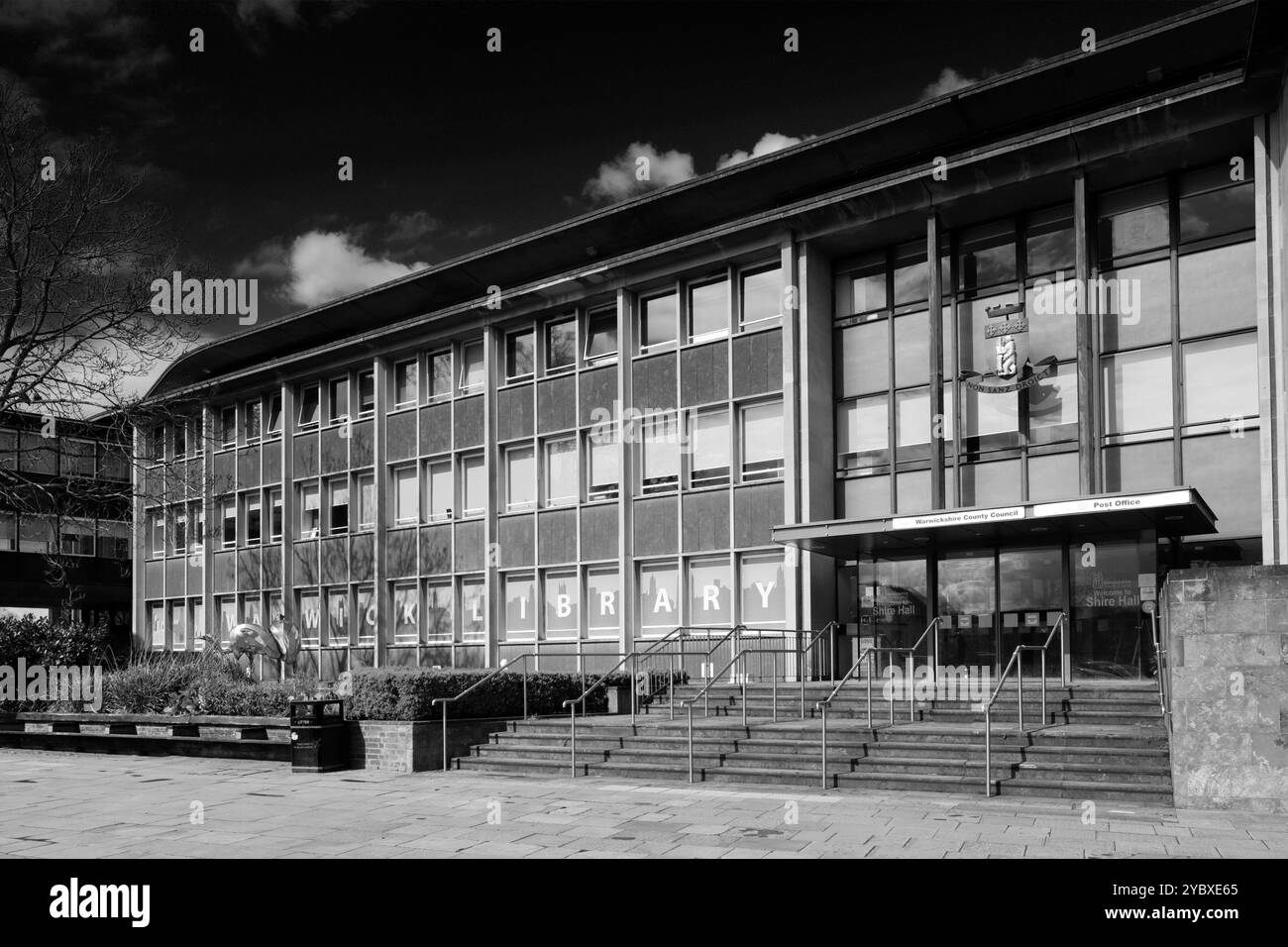 The Heron Sculpture Fountain outside the Warwick Library and ...
