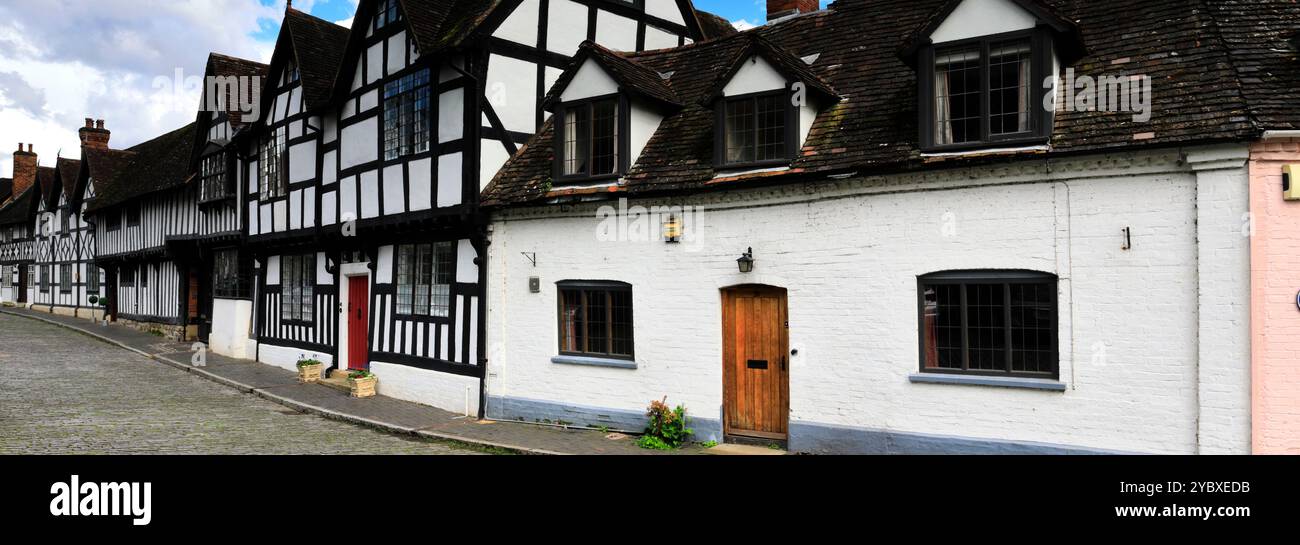 15th and 16th century buildings along Mill street, Warwick town ...