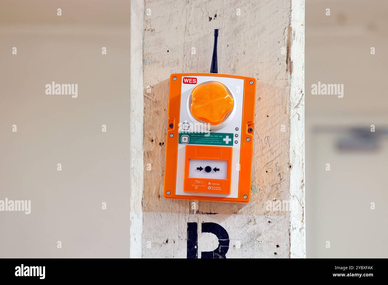 Fire alarm call point hi-res stock photography and images - Alamy