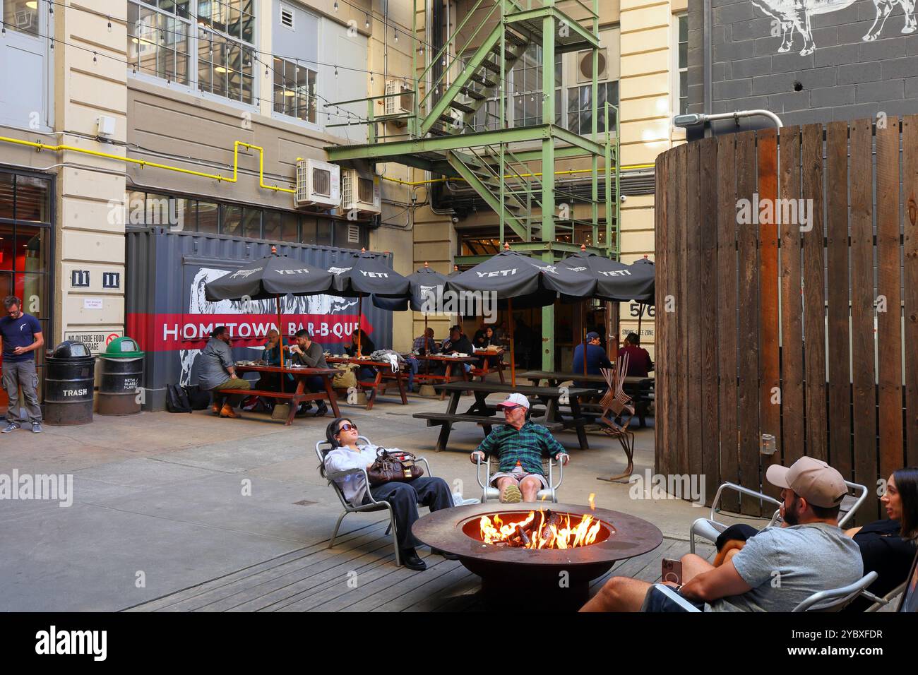 Hometown Bar-B-Que, 87 35th St, Brooklyn, New York. exterior of a ...