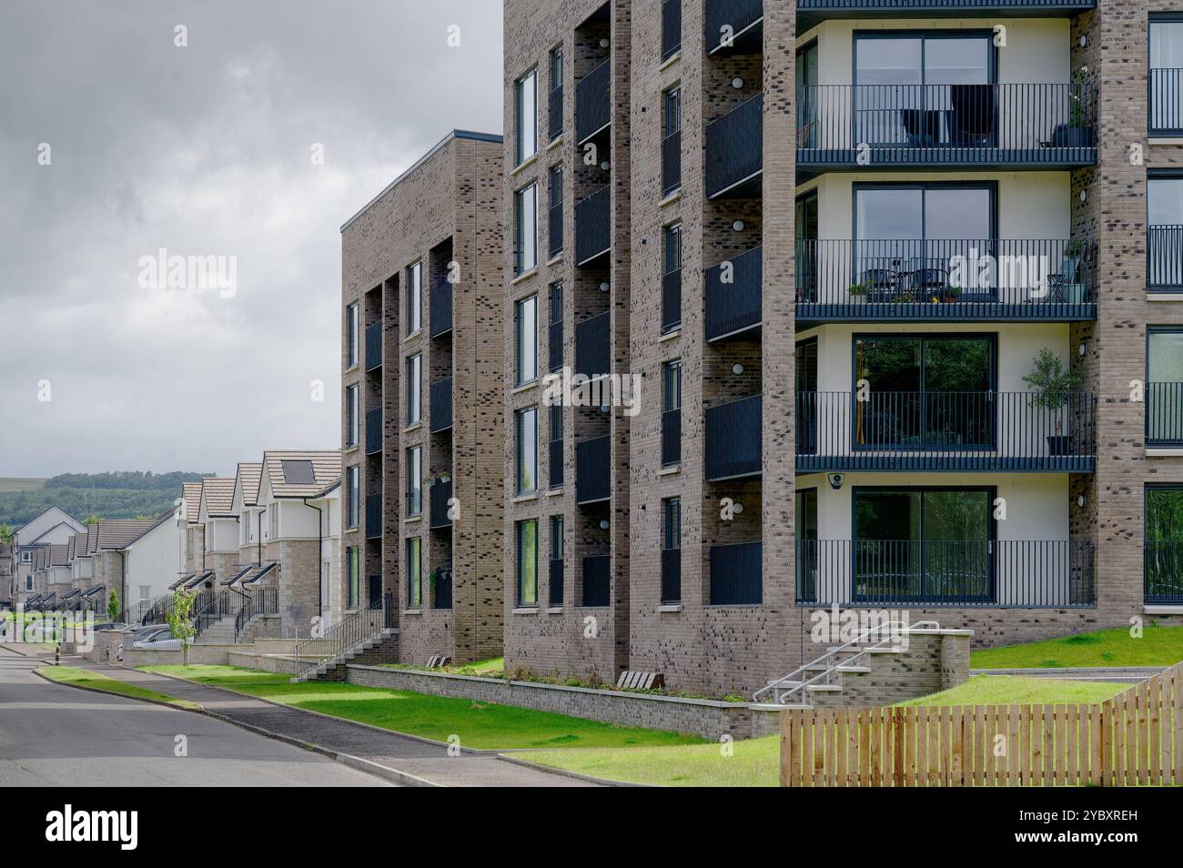 Modern high rise flats at new development Stock Photo - Alamy