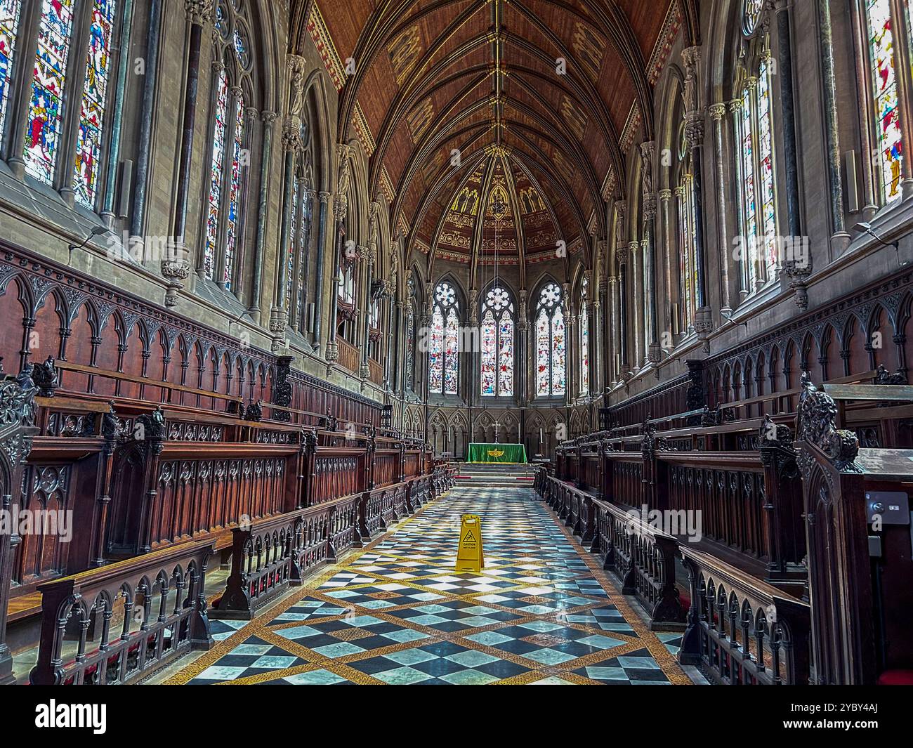 Chapel interiors hi-res stock photography and images - Alamy