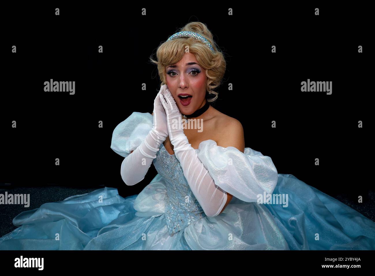 Cosplayer Amanda from New Jersey is dressed as Cinderella for New York ...