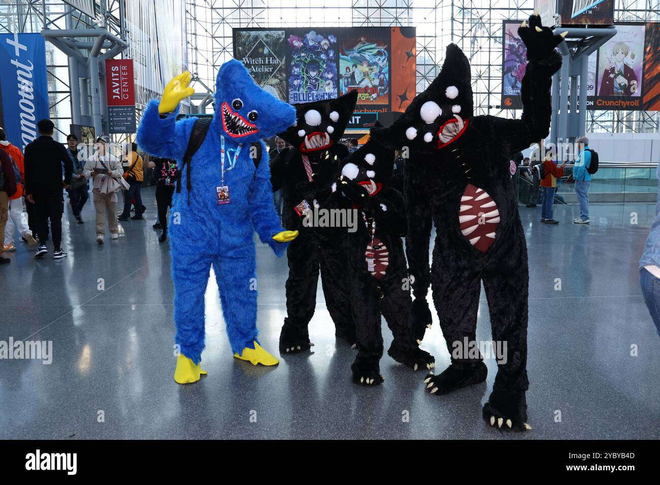 A family is dressed as Poppy Playtime, Kelly Willy and Huggy Wuggy from ...