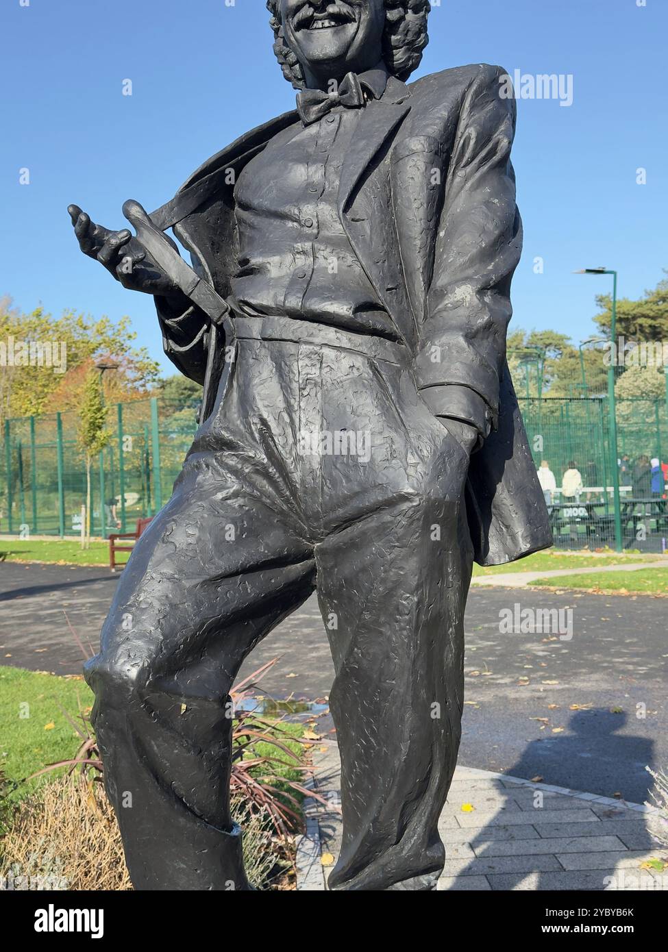 Bobby ball statue sculpture hi-res stock photography and images - Alamy