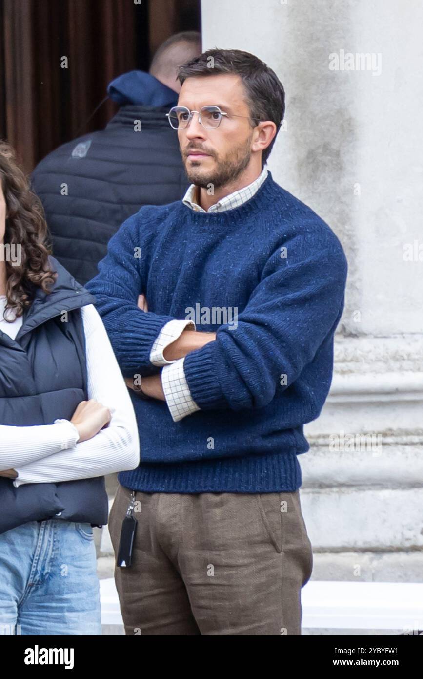 Anthony Bailey Shoots Scenes for Jurassic World at Greenwich University ...