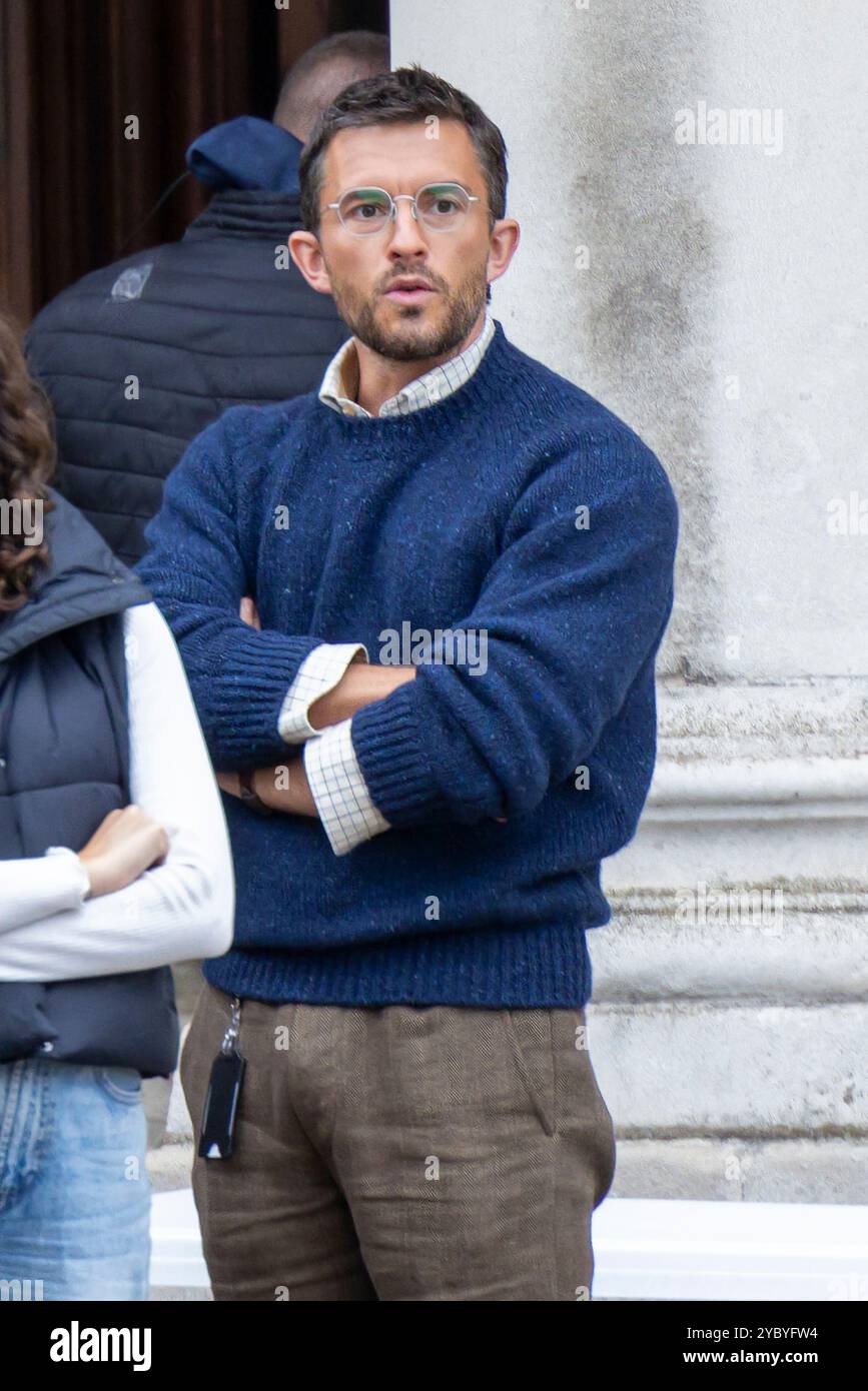 Anthony Bailey Shoots Scenes for Jurassic World at Greenwich University ...