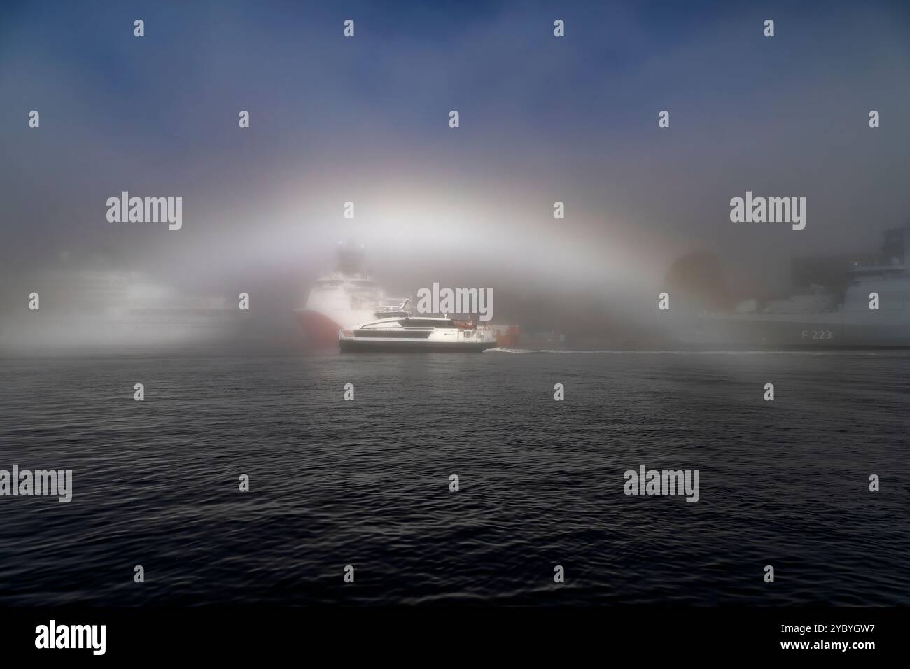Frigate f223 hi-res stock photography and images - Alamy