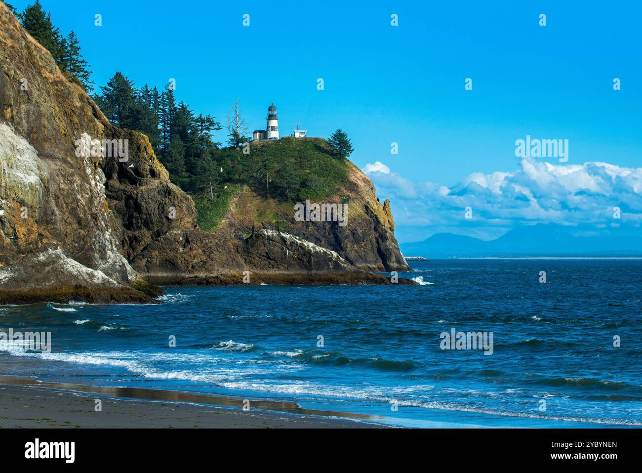Beach scattered rock formations hi-res stock photography and images - Alamy