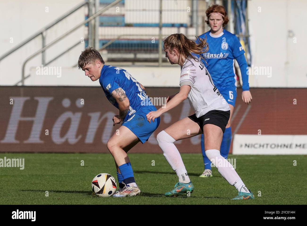 Meppen, Deutschland. 20th Oct, 2024. v.li.: Lea Mauly (SV Meppen, 19 ...