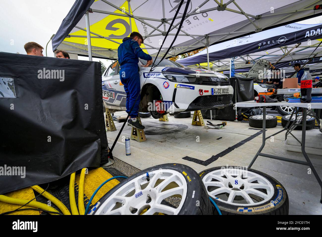 Bad Griesbach, Allemagne. 19th Oct, 2024. Opel Corsa e-Rally Cup ...