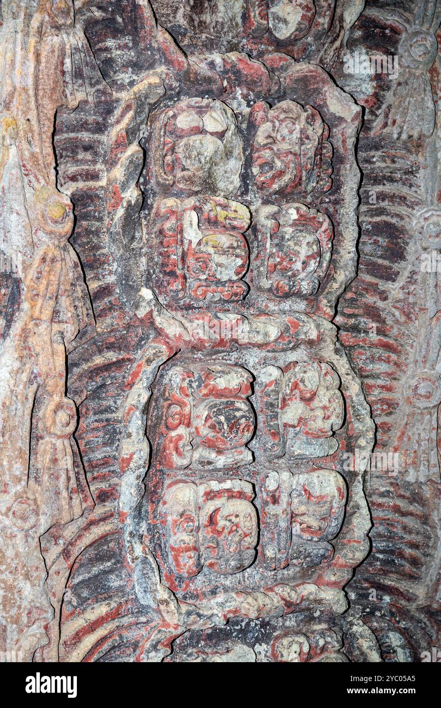 Honduras, Copán Ruinas, Mayan statue Stock Photo - Alamy