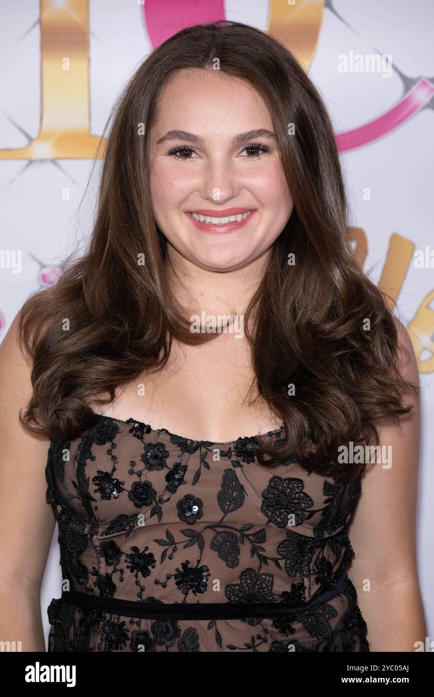 Drishas closet hi-res stock photography and images - Alamy