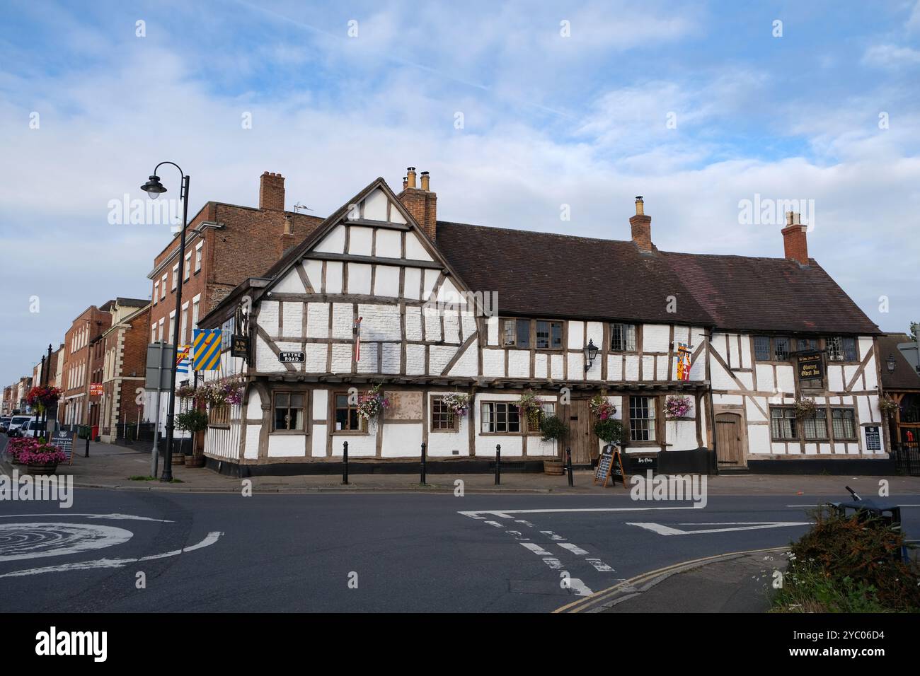 August 2024 - Ye Olde Balck Bull Inn at Tweksbury, England, UK Stock ...