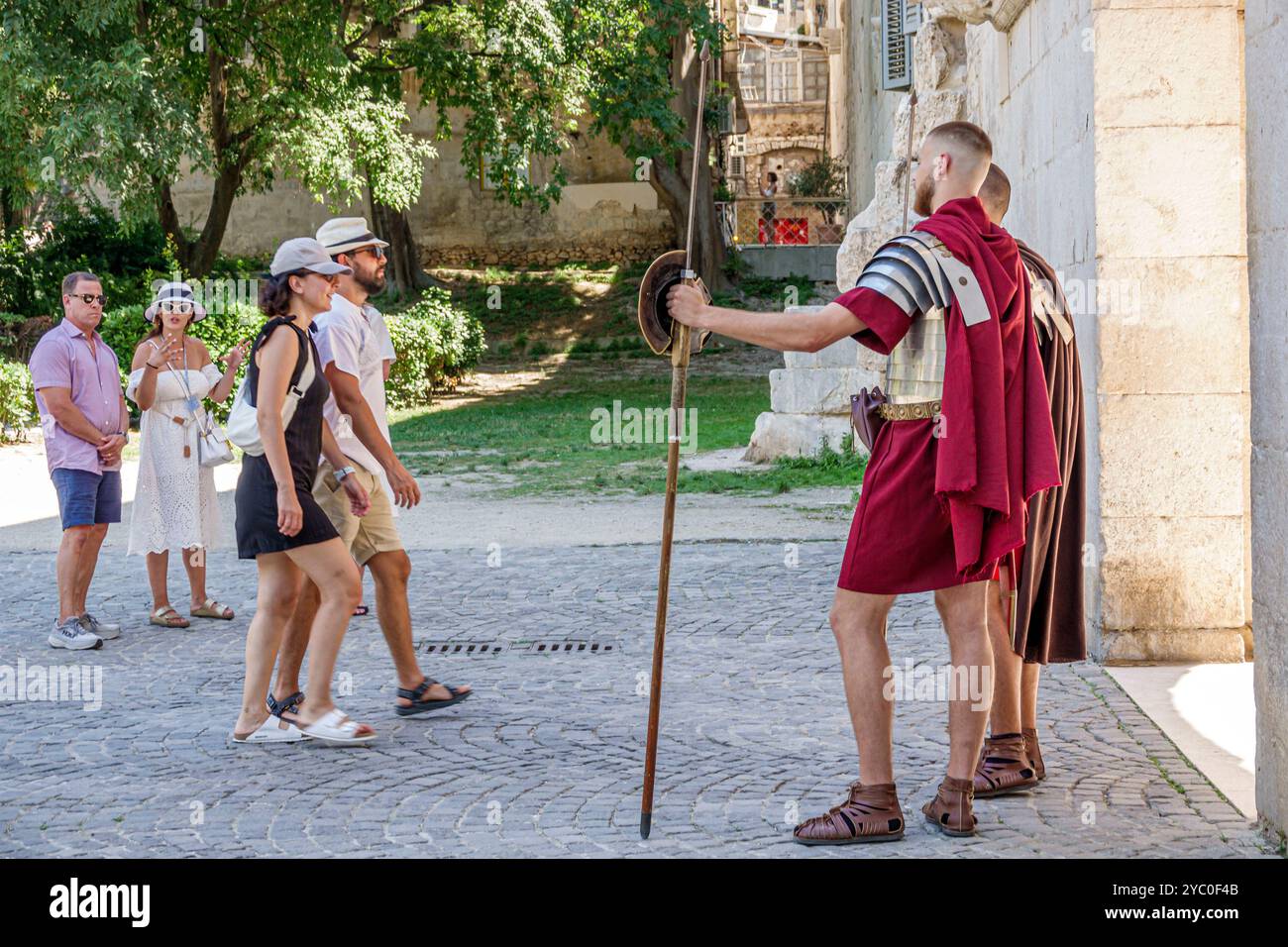 Costumed roman soldiers centurions pose photographs hi-res stock ...