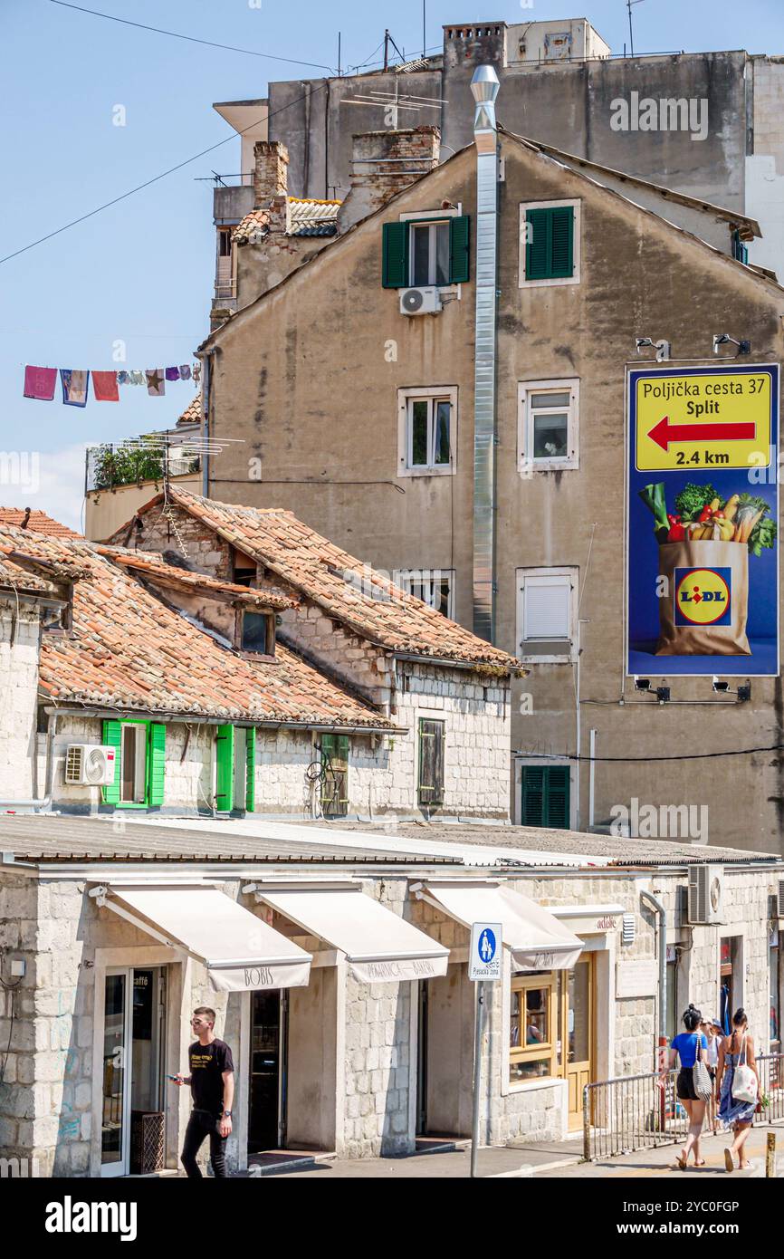 Hanging split hi-res stock photography and images - Alamy