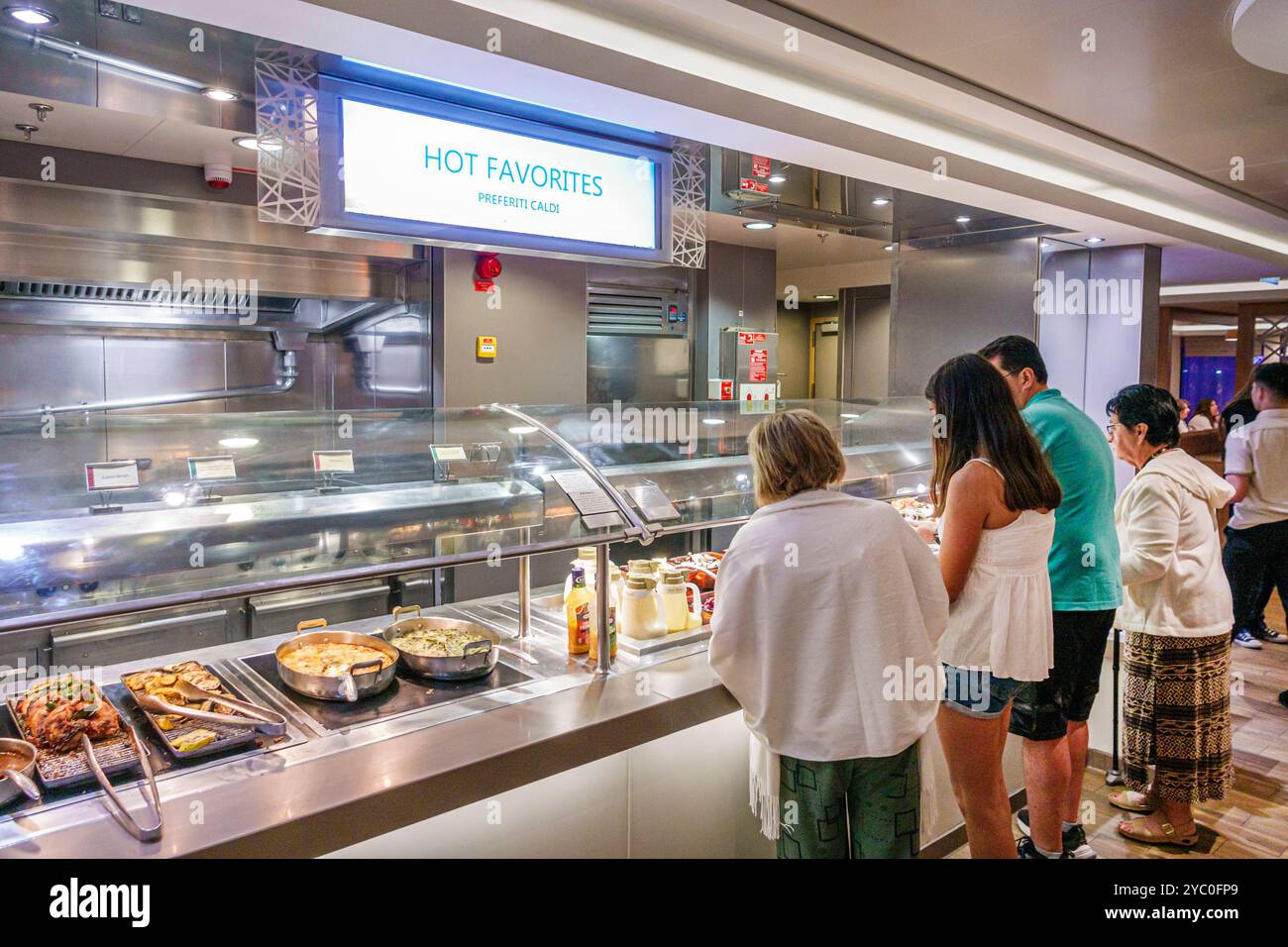 The garden cafe buffet style restaurant hi-res stock photography and ...