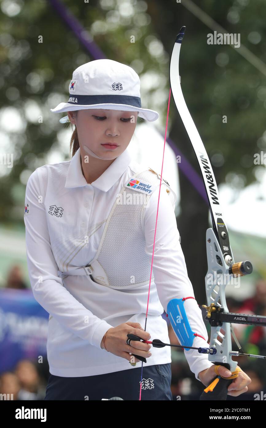 Sonoda Waka of Japan competes against Jeon Hunyoung of Korea (not in ...