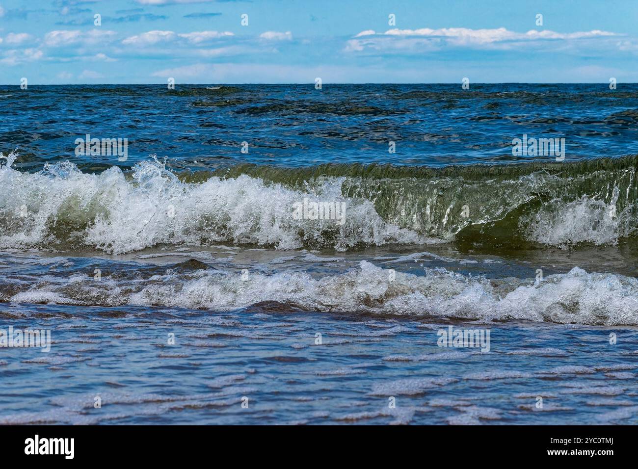 Wave frozen movement hi-res stock photography and images - Alamy
