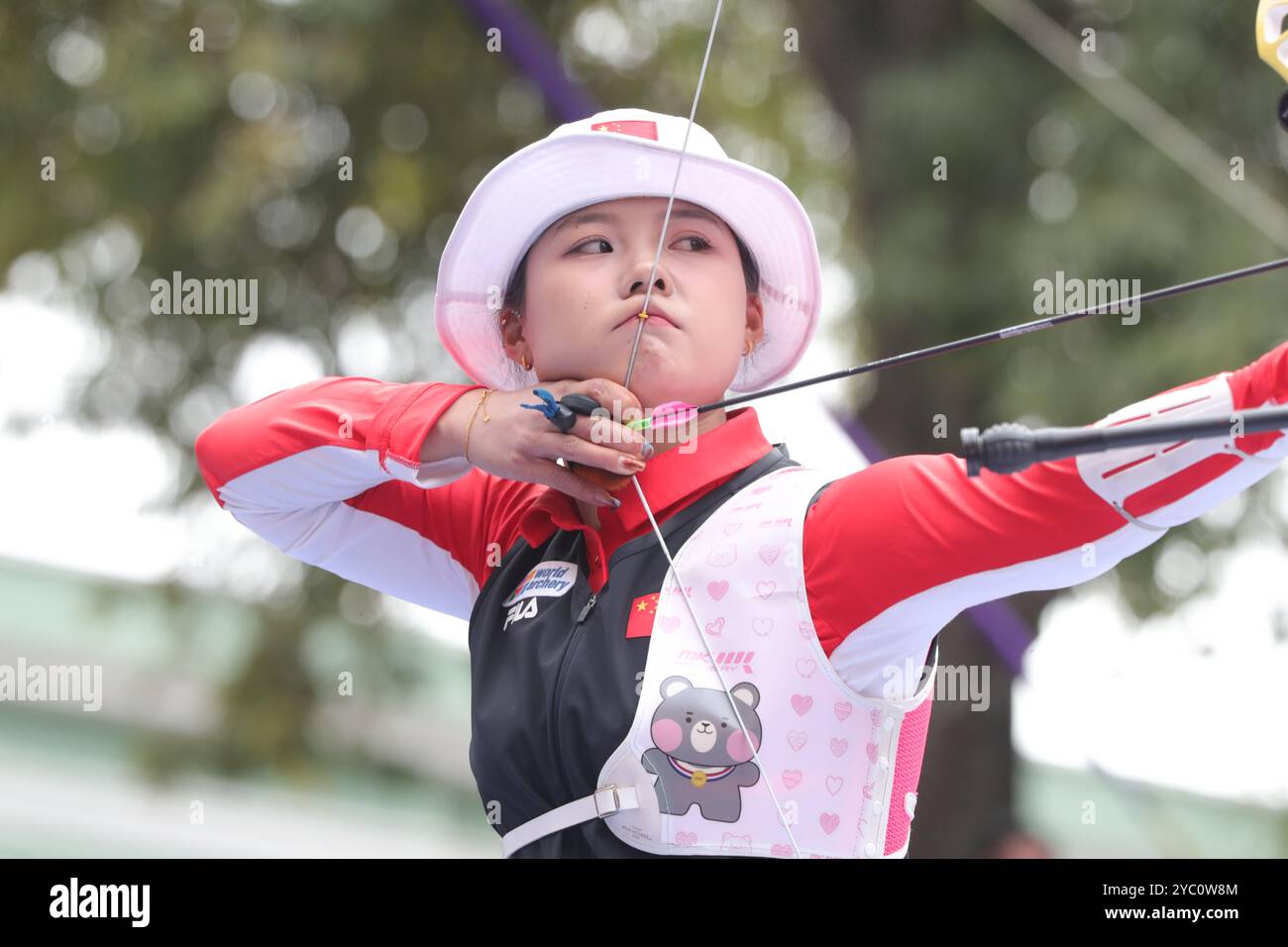 Li Jiaman of China competes against Angela Ruiz of Mexico (not in ...