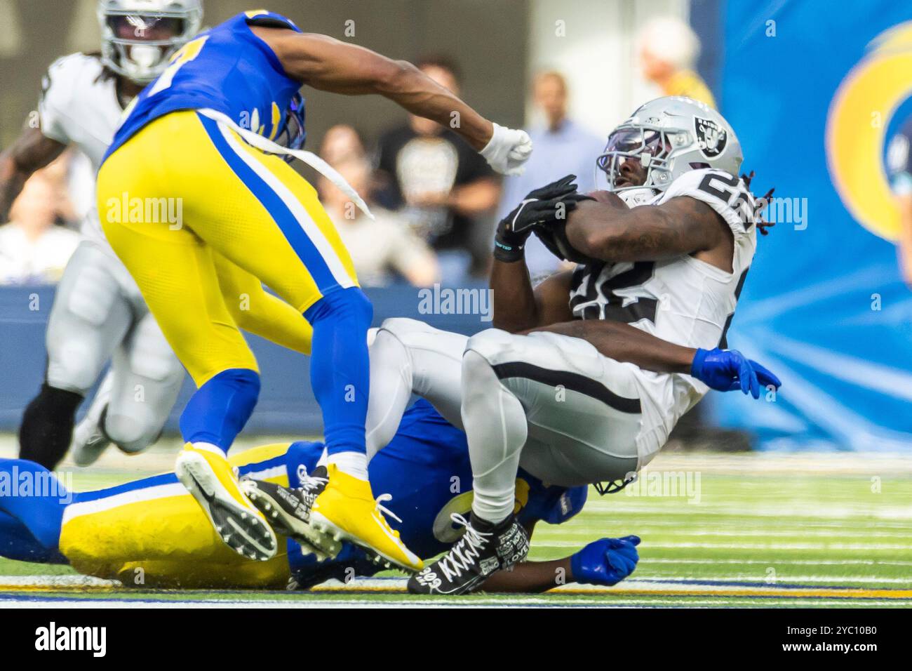 Los Angeles, California, USA. 20th Oct, 2024. Las Vegas Raiders running ...