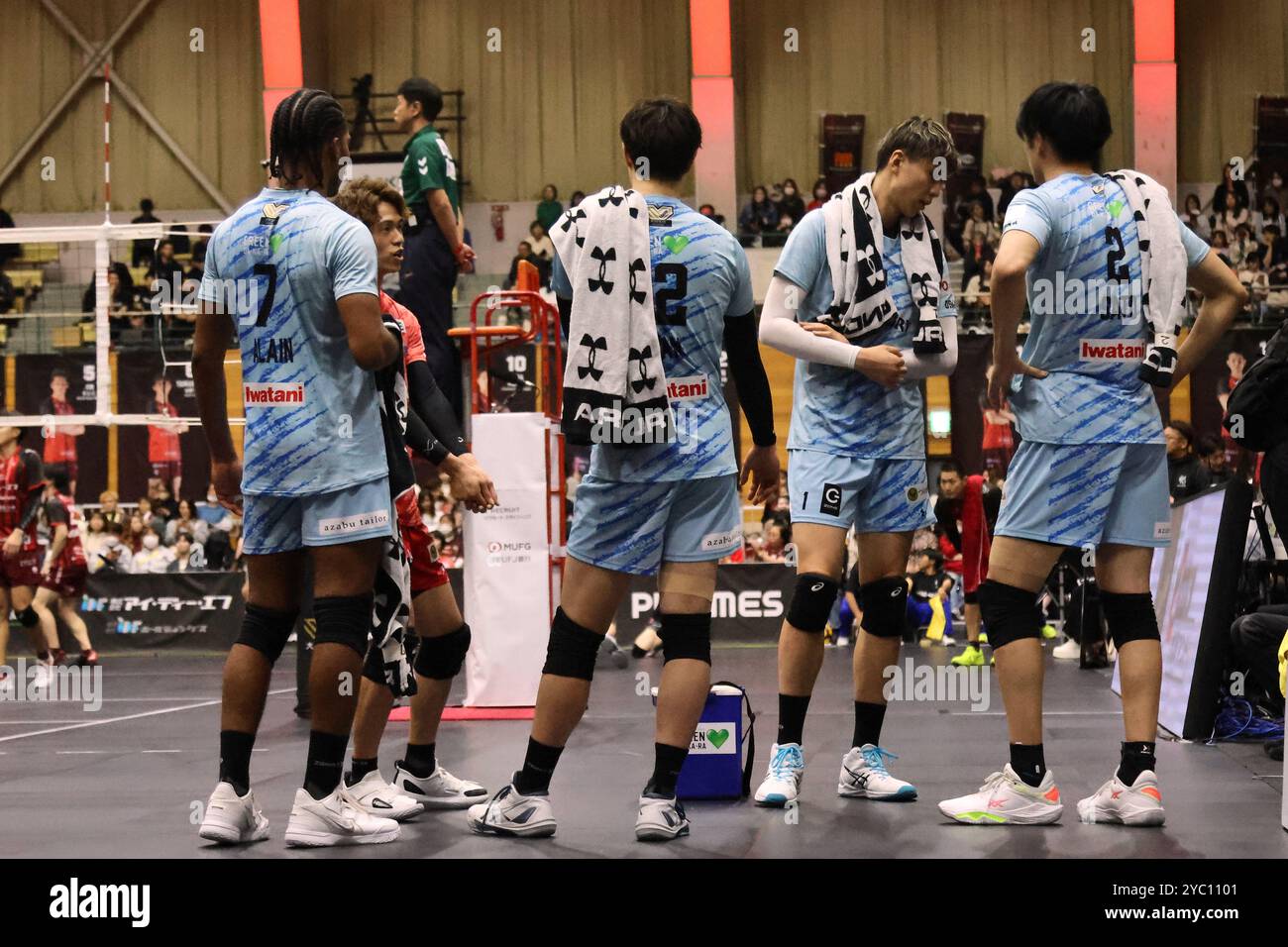Japan team group line up october hi-res stock photography and images ...