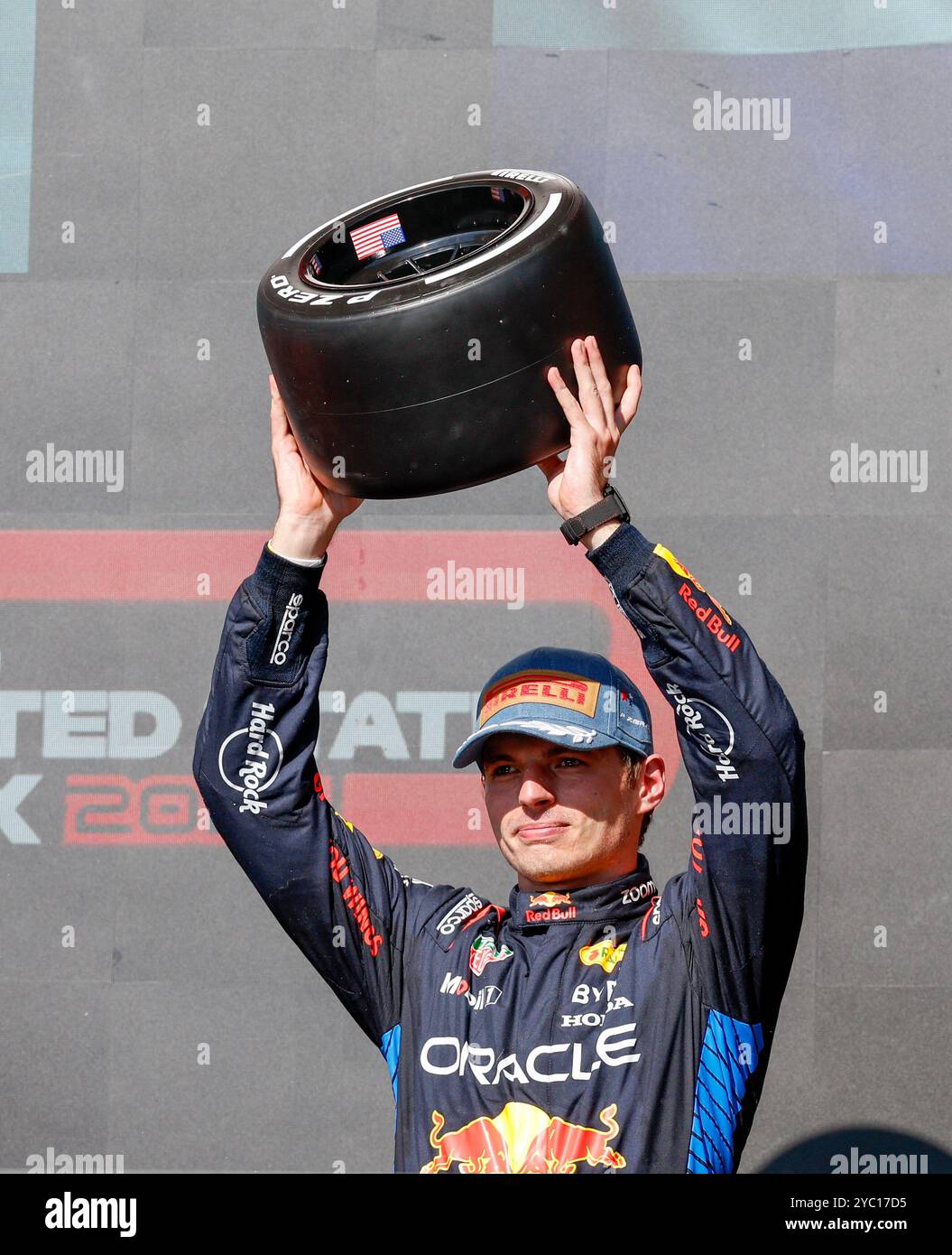 VERSTAPPEN Max (ned), Red Bull Racing RB20, portrait podium trophy ...