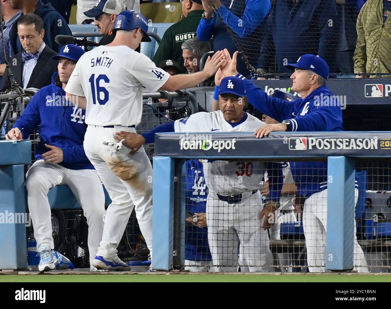 Dave smith manager hi-res stock photography and images - Alamy