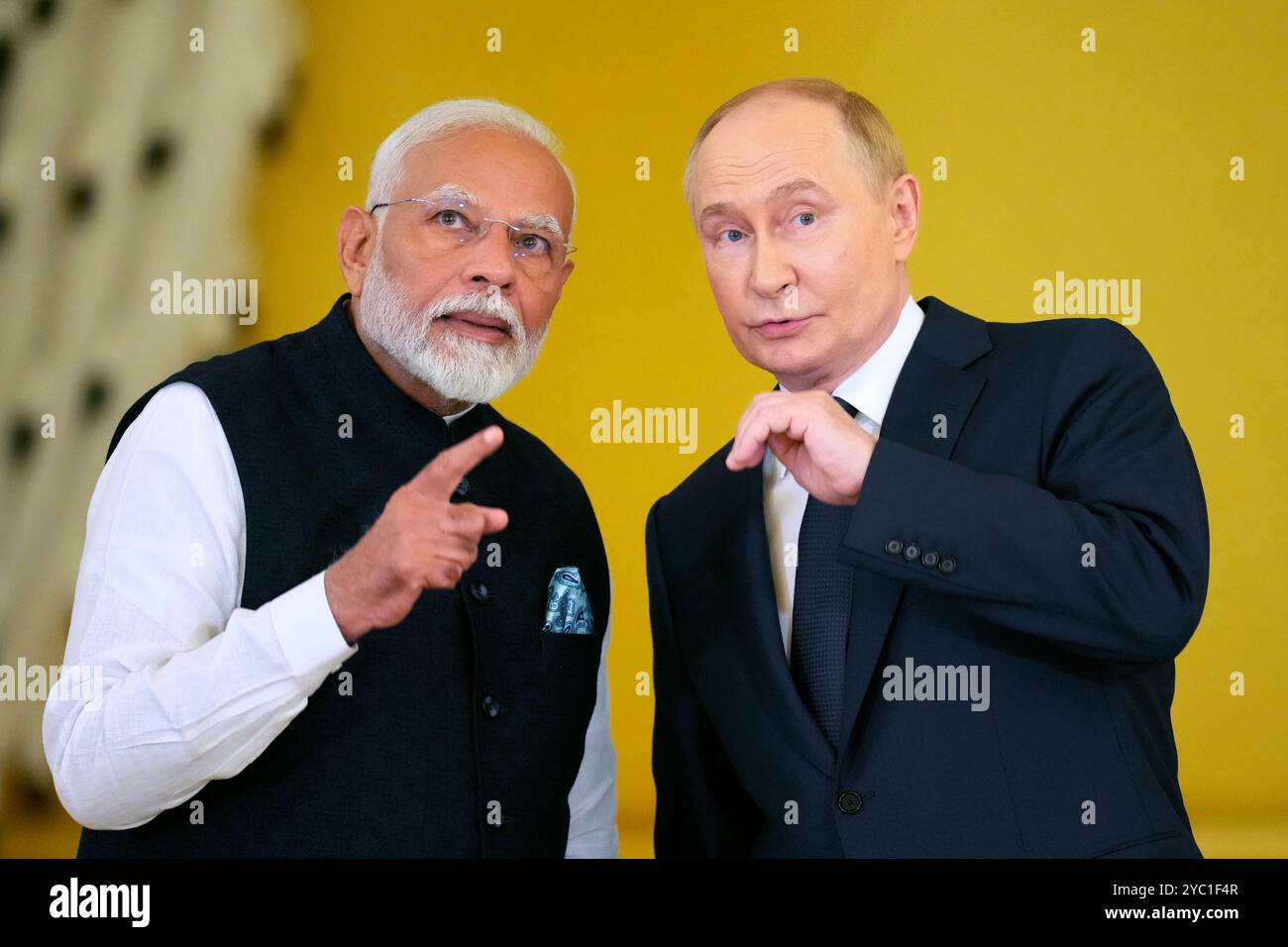 FILE - Russian President Vladimir Putin, right, and Indian Prime ...