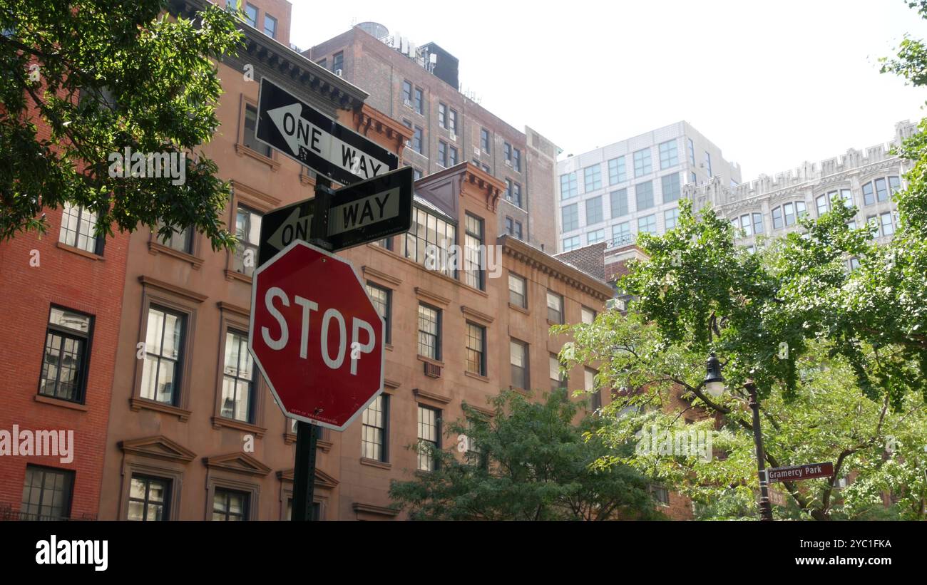 New York City oneway crossroad, Stuyvesant street intersection one way ...