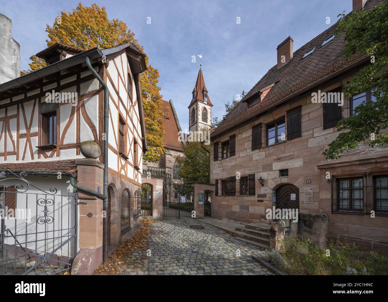 On the left an outbuilding of the Haller castle, already mentioned ...