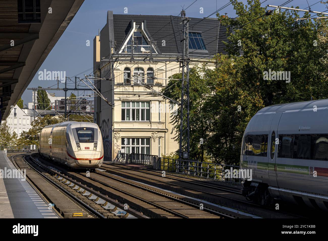 Tiergarten S-Bahn station with local and long-distance trains, Berlin ...