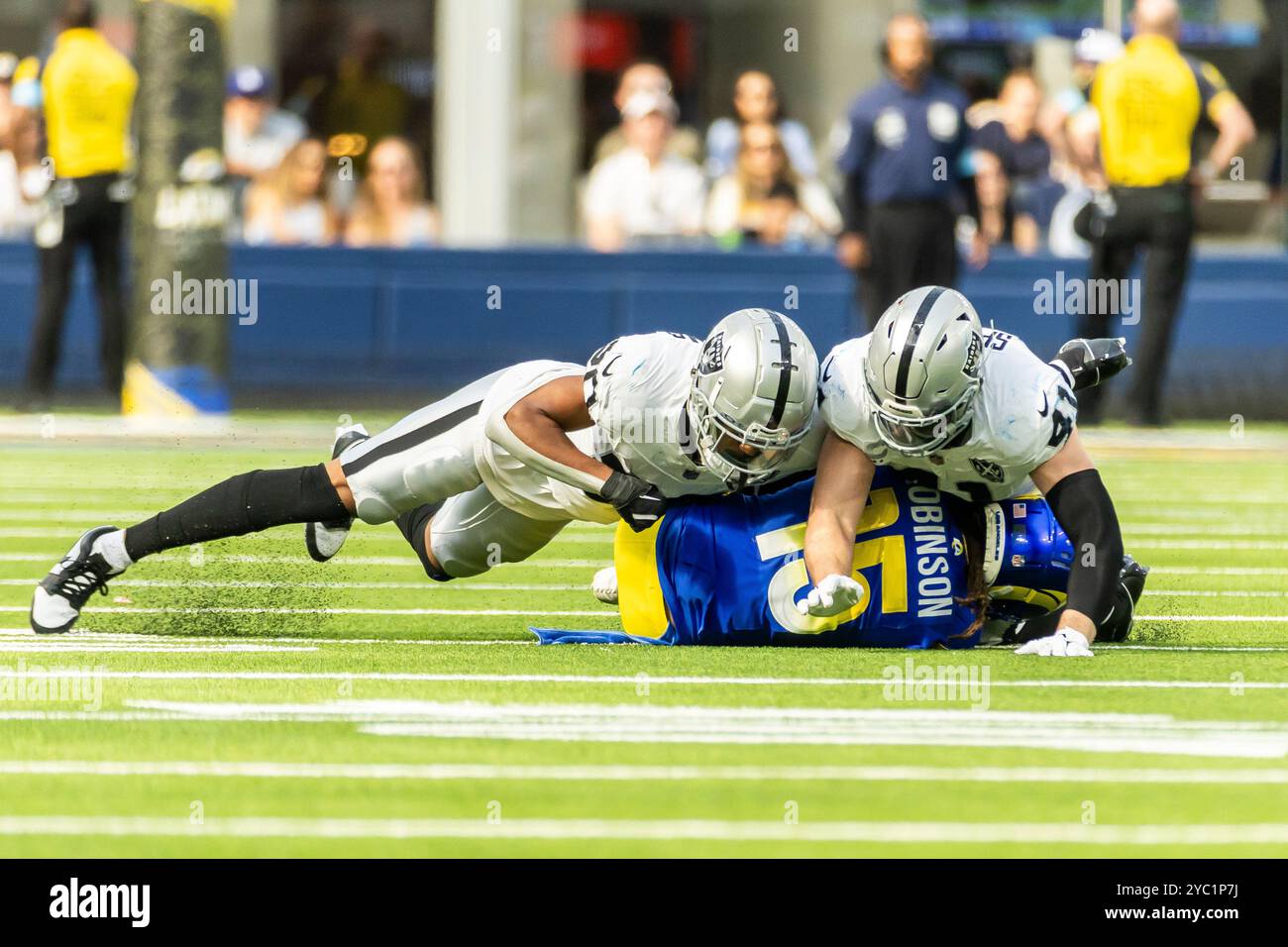 Nfl touchdown dive hi-res stock photography and images - Alamy