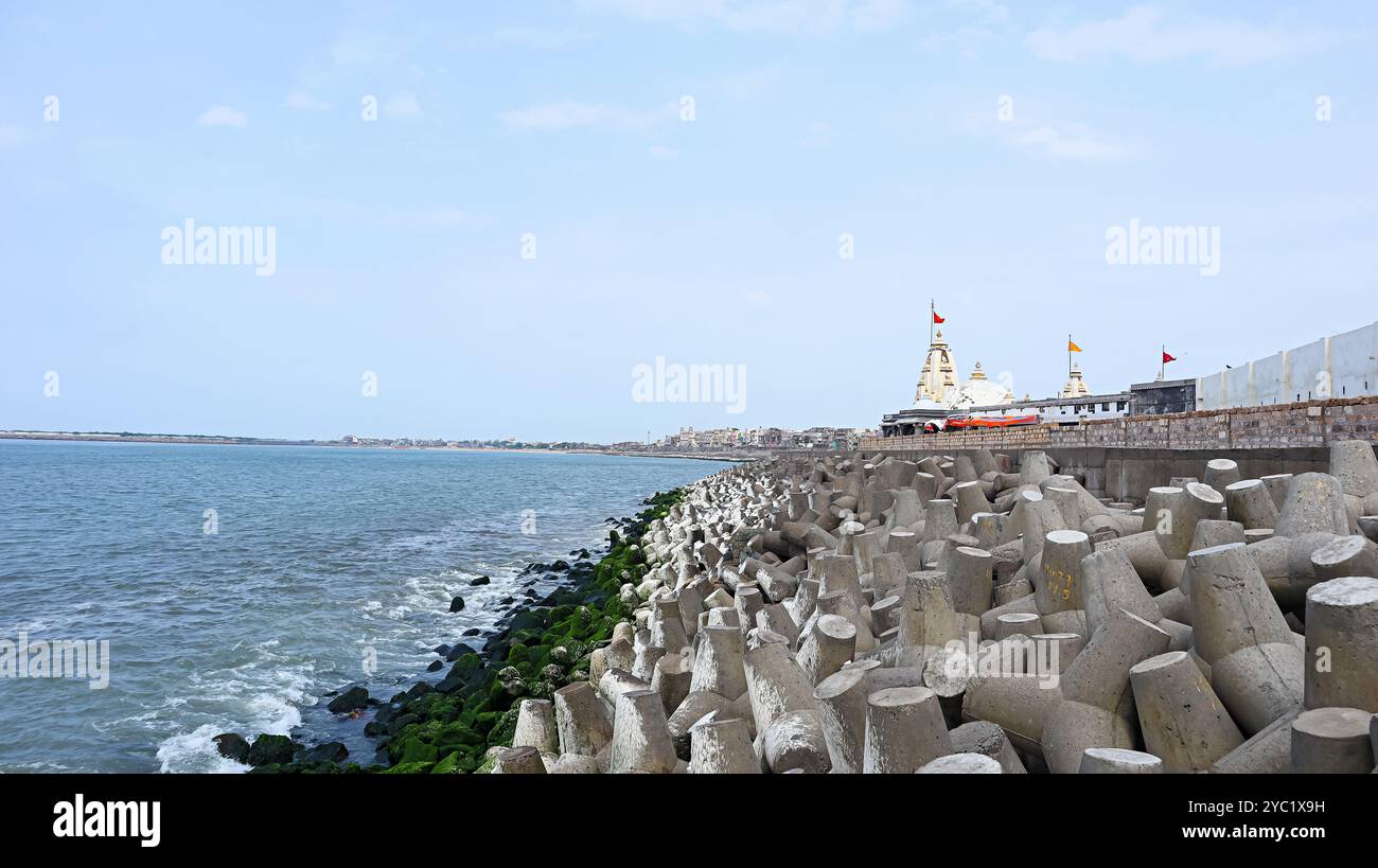 Beachside temple hi-res stock photography and images - Alamy
