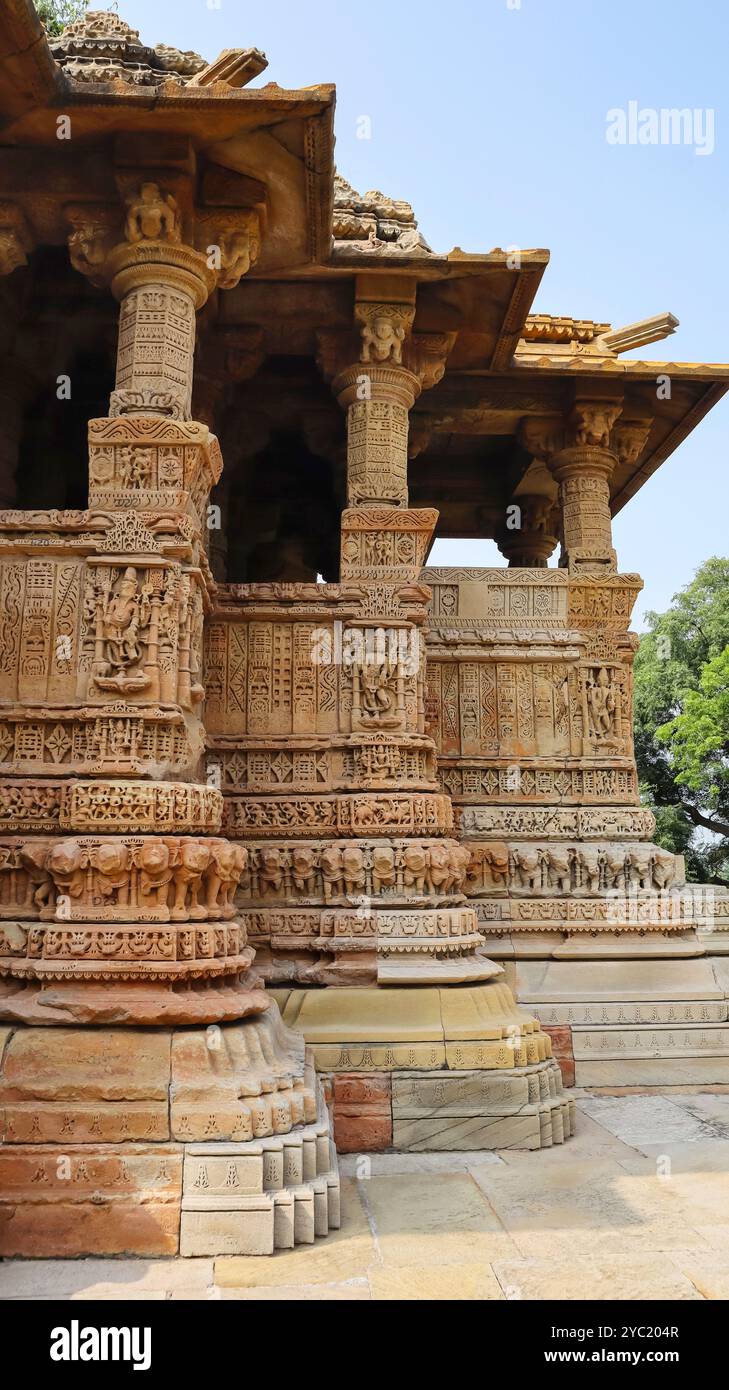 Beautiful carvings of Hindu deities on the mandapa of Navlakha Temple ...
