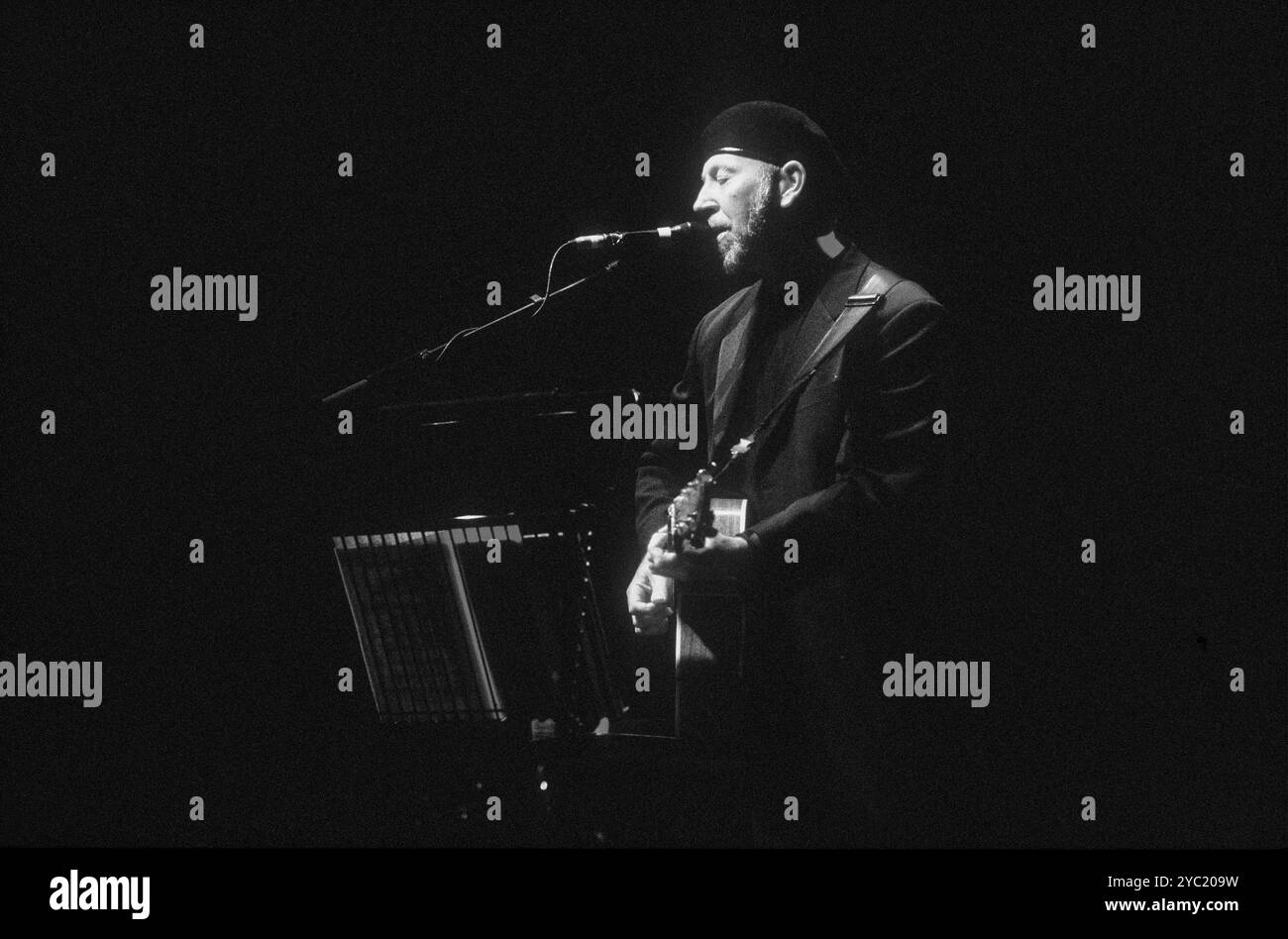 Richard w thompson hi-res stock photography and images - Alamy