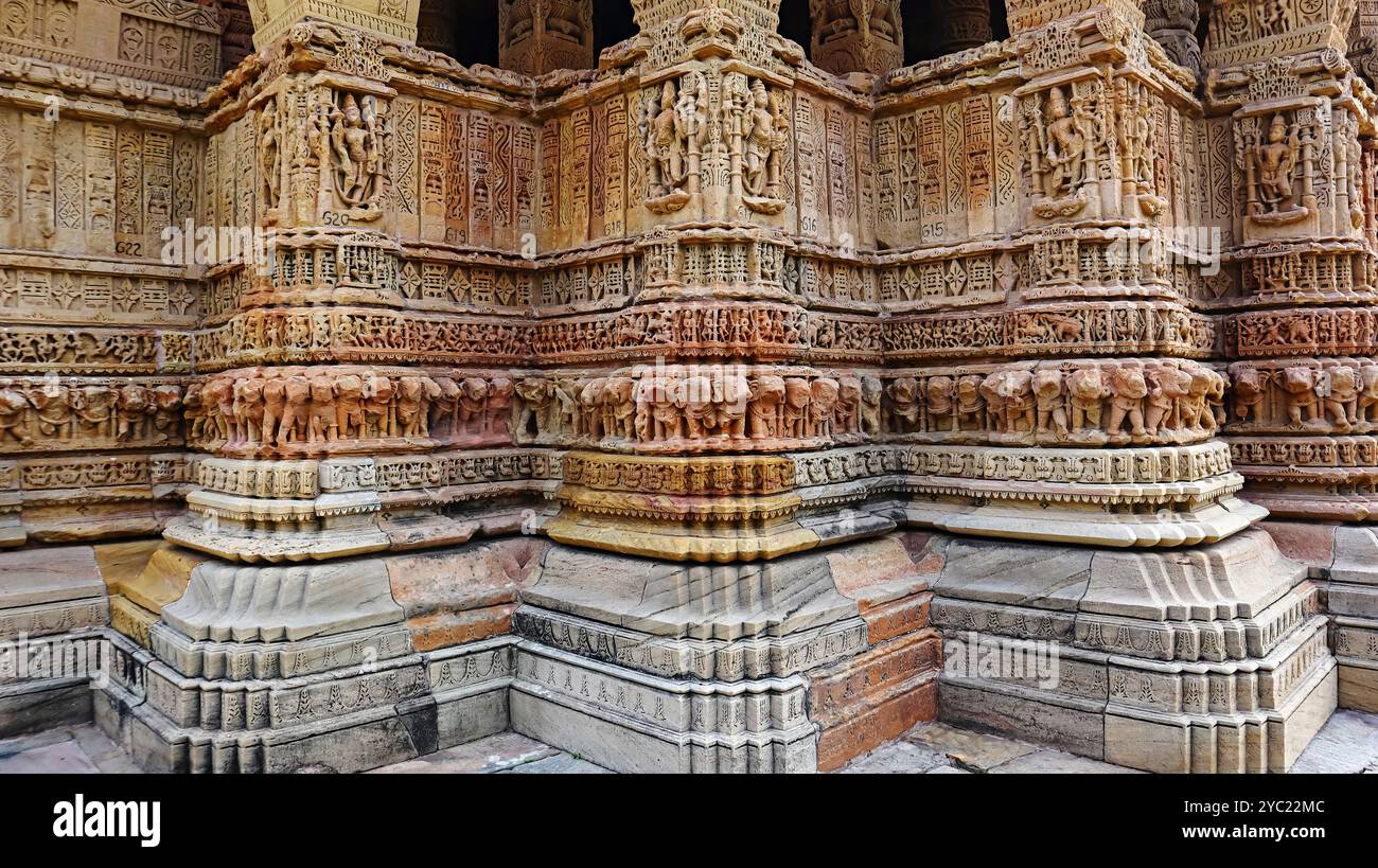 Beautiful carvings of Hindu deities on the mandapa of Navlakha Temple ...