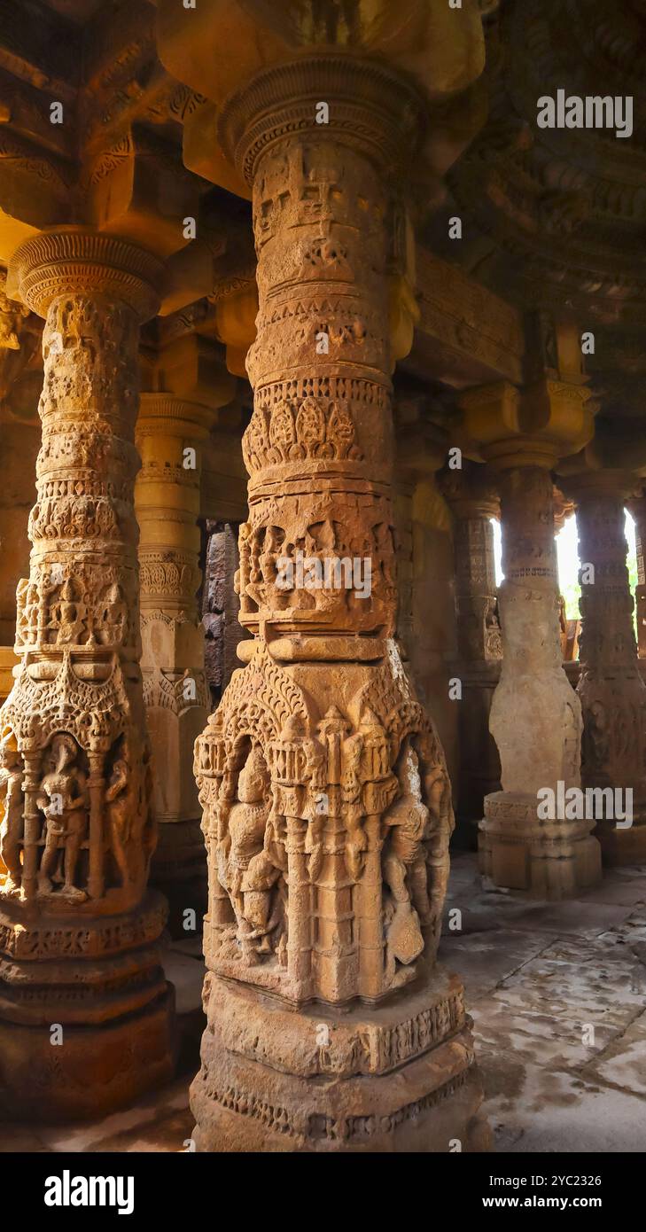 Beautifully carved pillars of the mandapa of Navlakha Temple, Sejakpur ...