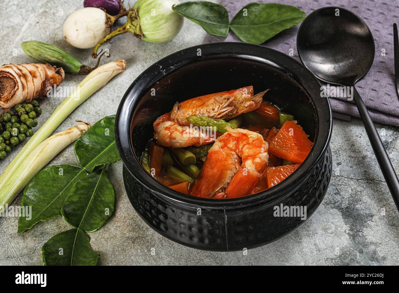 Asian cuisine Prawn with asparagus and spices Stock Photo - Alamy