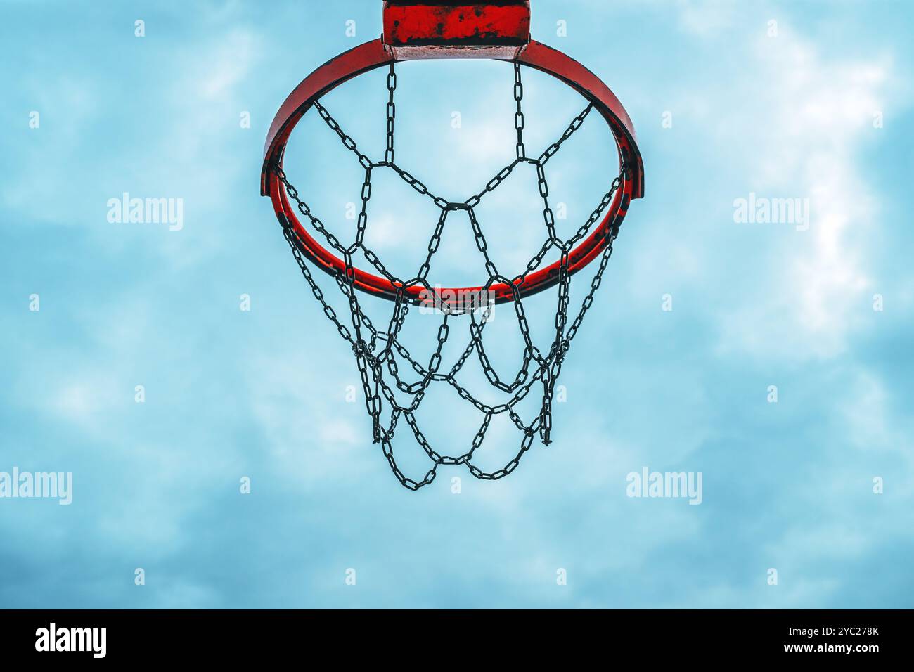 Street hoops ball hi-res stock photography and images - Alamy
