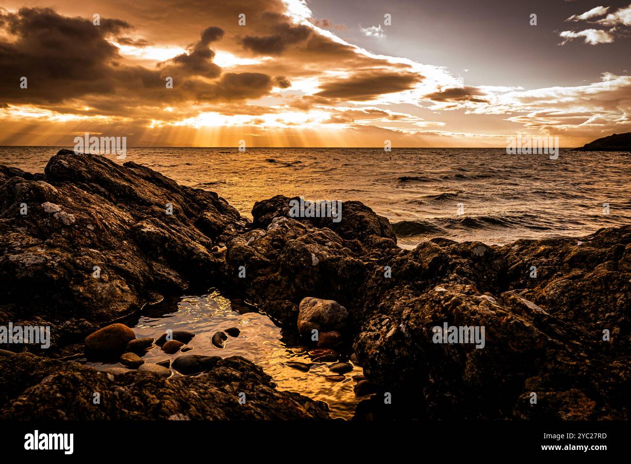Golden light landscapes hi-res stock photography and images - Alamy
