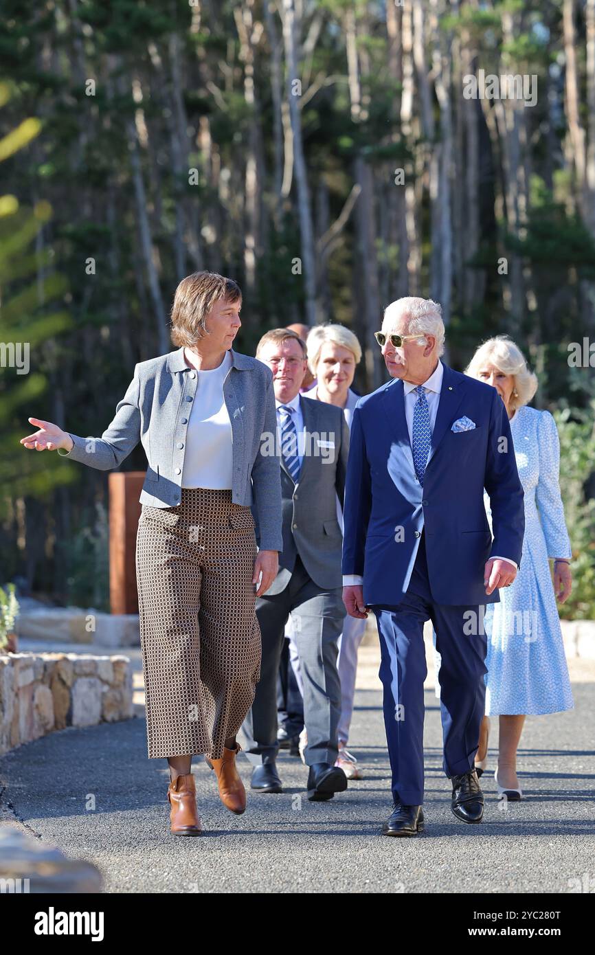 (left to right) Branch Head, Science and Australian National Botanic ...