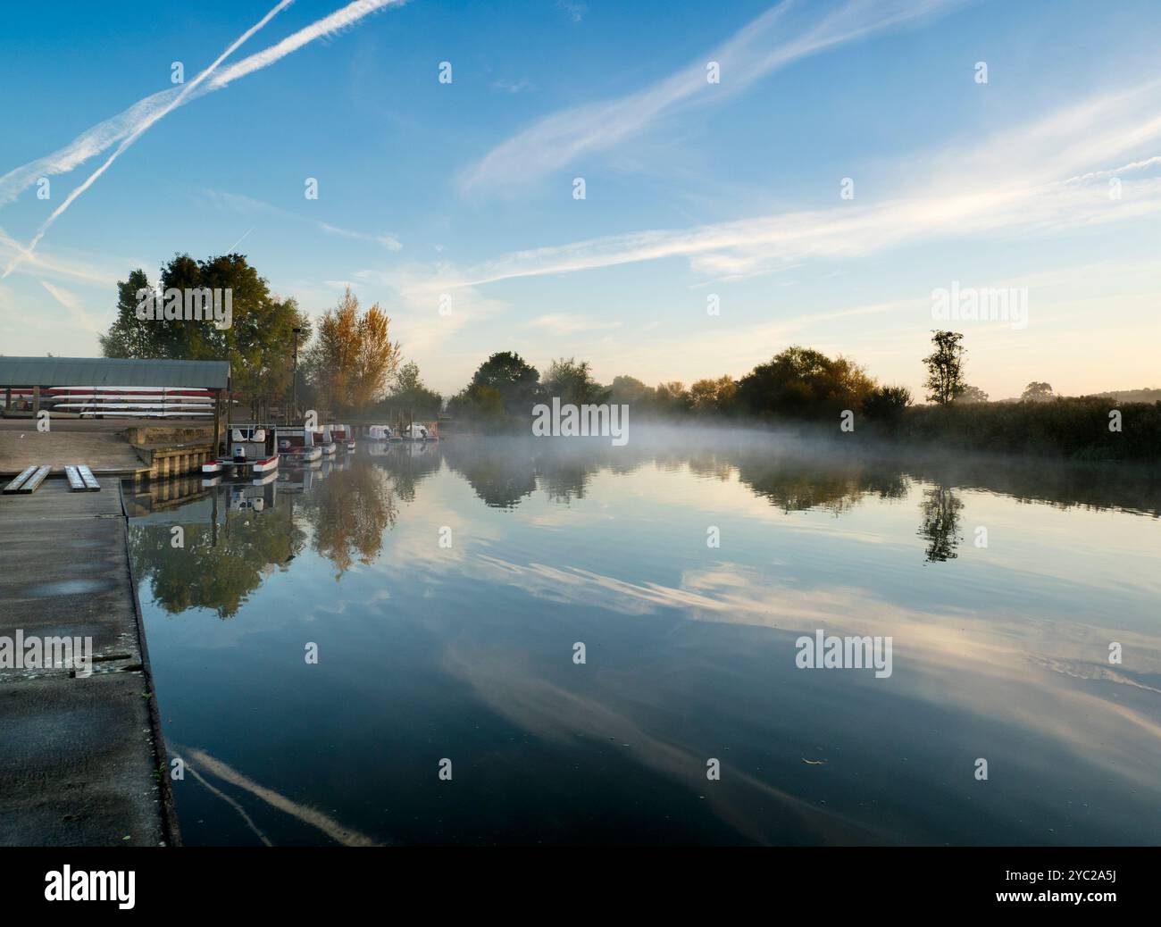 Sunrise over a beautiful stretch of the River Thames by Radley ...