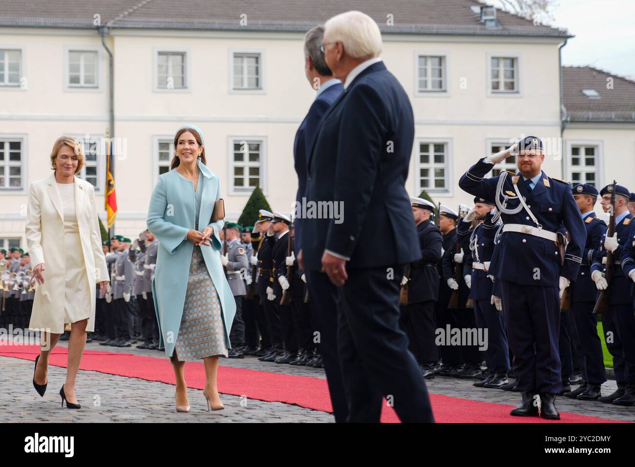 German President Frank-Walter Steinmeier, center right, and his wife ...
