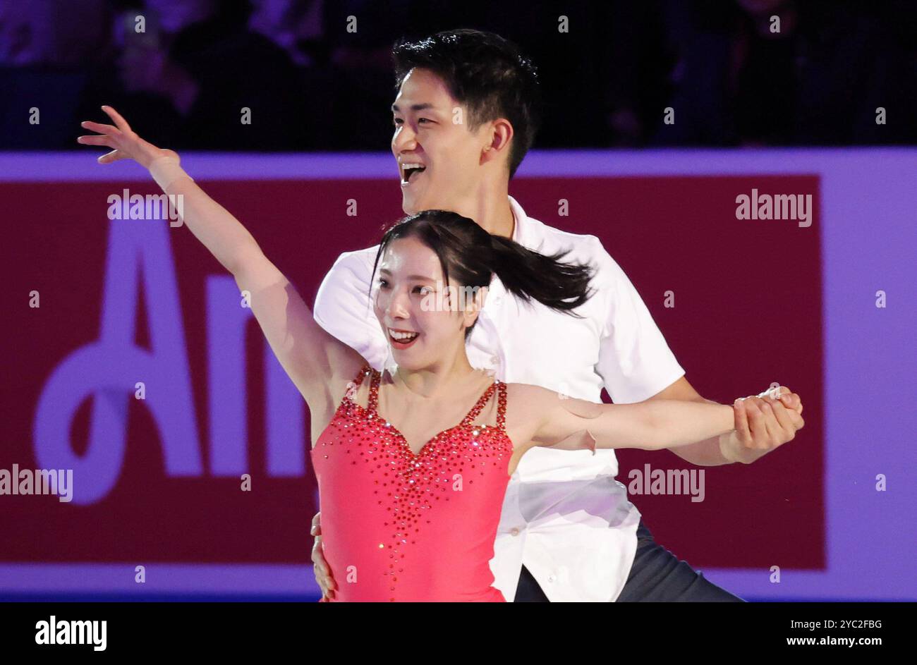 Japanese pair Riku Miura (front) and Ryuichi Kihara perform in the ...