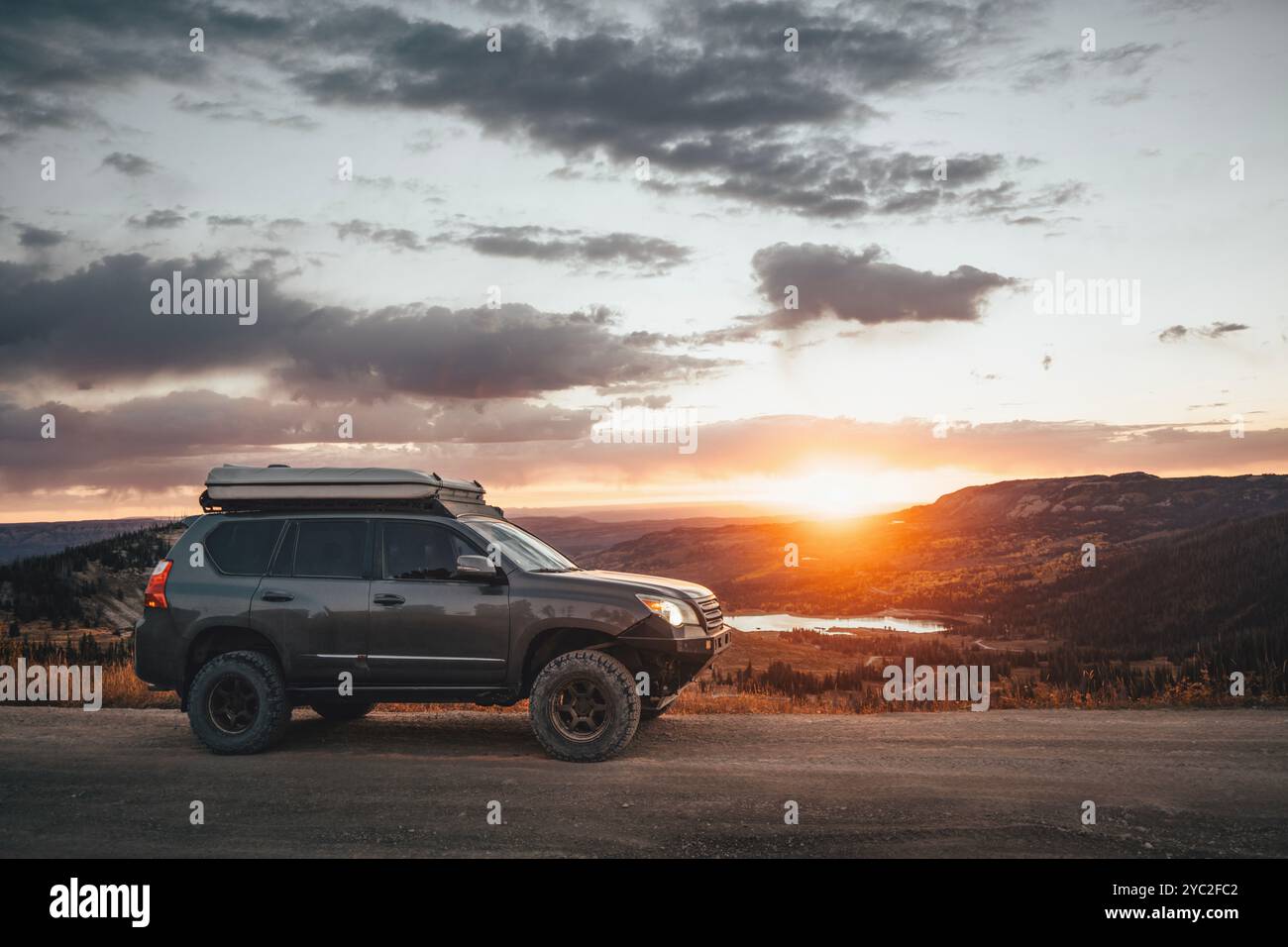 Driving big suv hi-res stock photography and images - Alamy