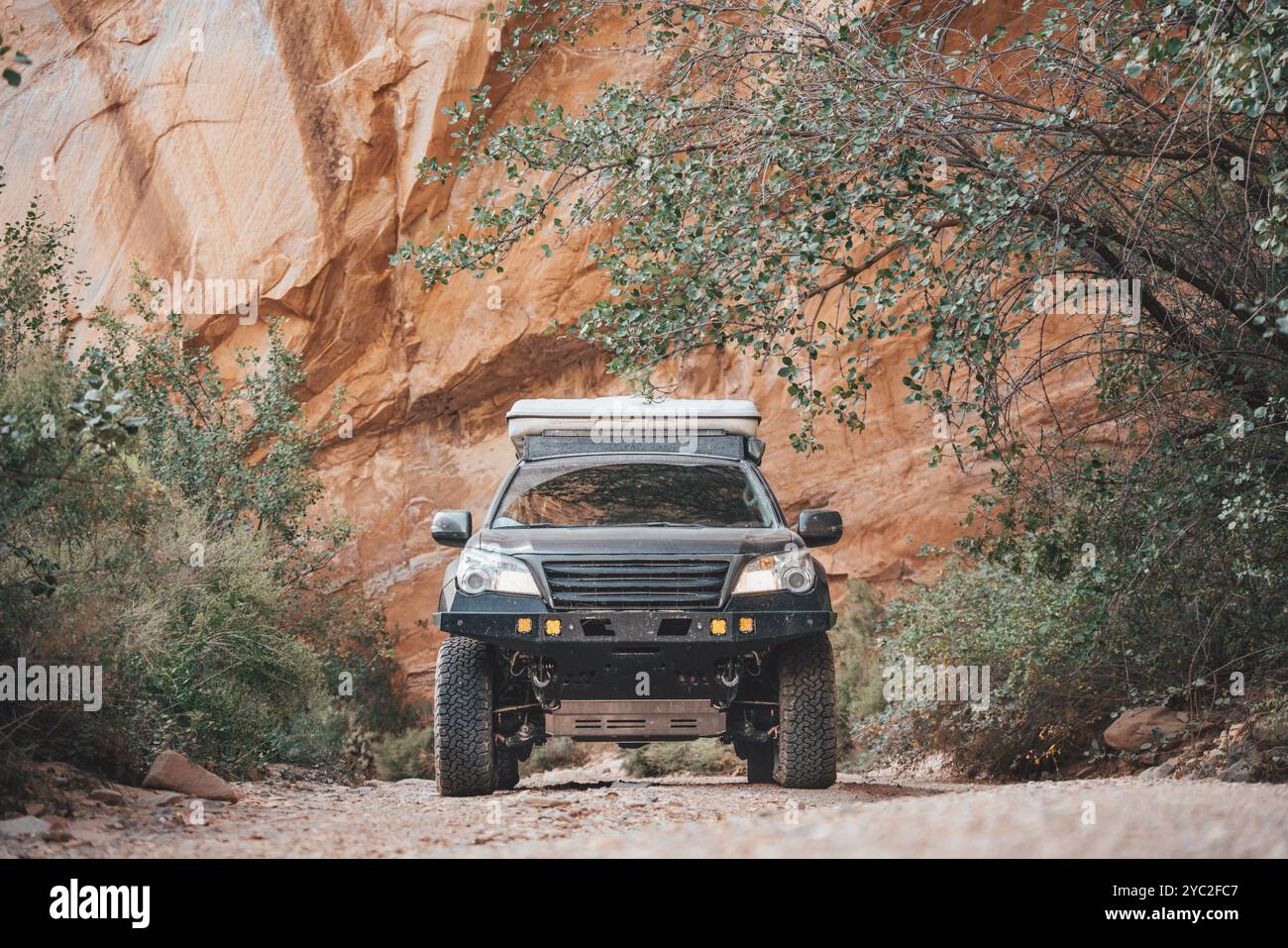 Off road vehicle rooftop hi-res stock photography and images - Alamy
